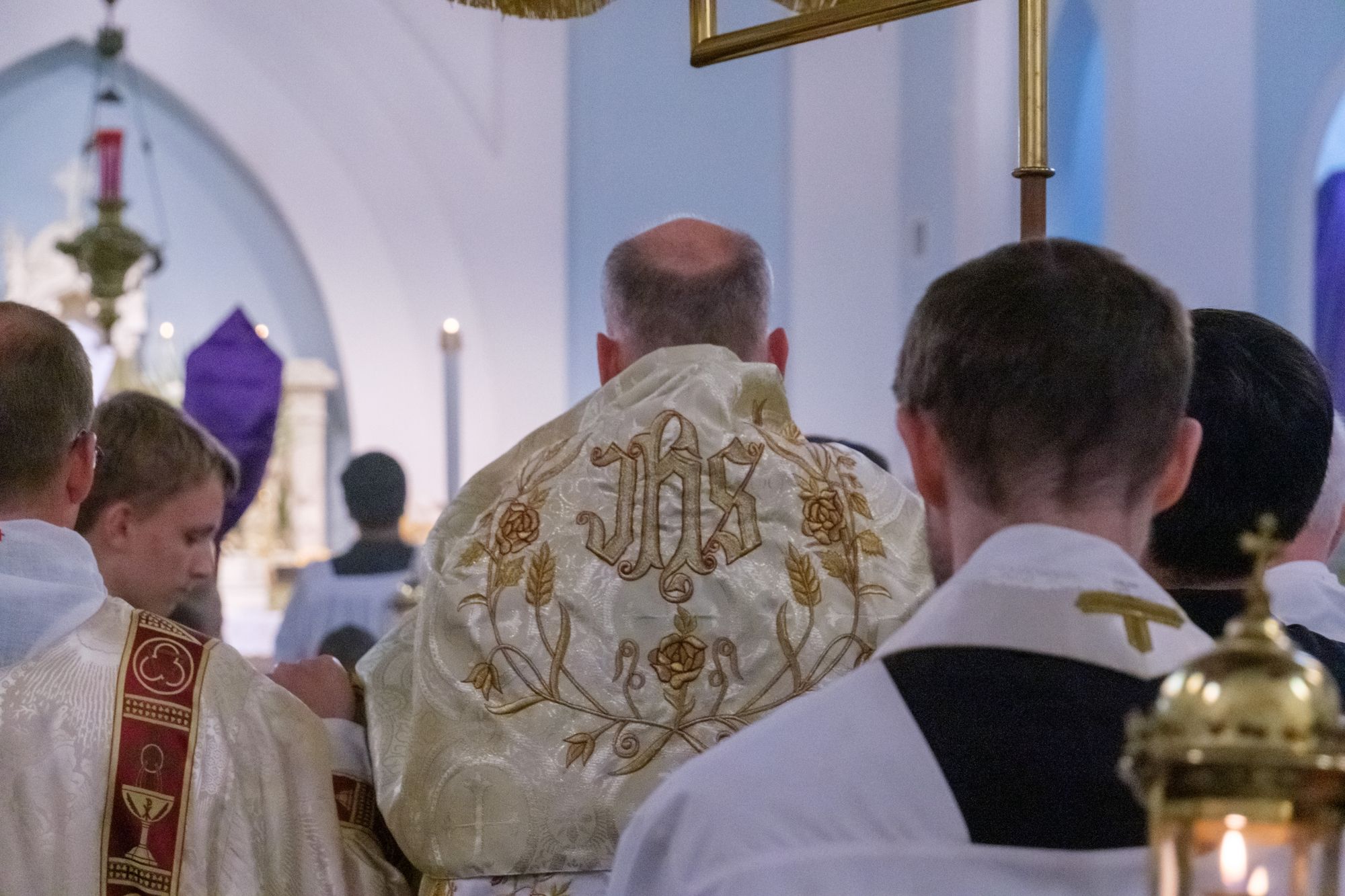 Latin Mass, Holy Thursday Procession, 2023 (Saint Benedict's Parish ...