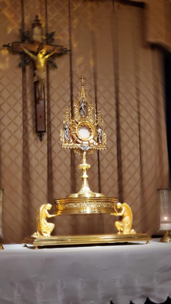 Monstrance in Adoration Chapel (Virginia Beach, Virginia) - Catholic ...